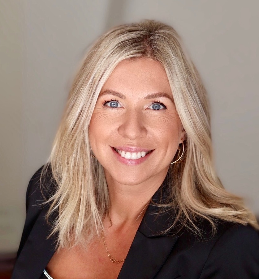 Short Bio – Elena Fersman